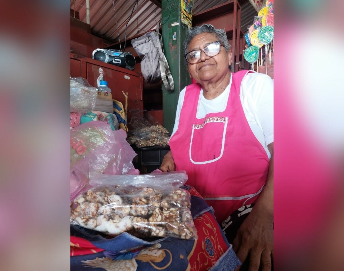Dulces y accesorios de La Virgen se venden como pan caliente en el ...