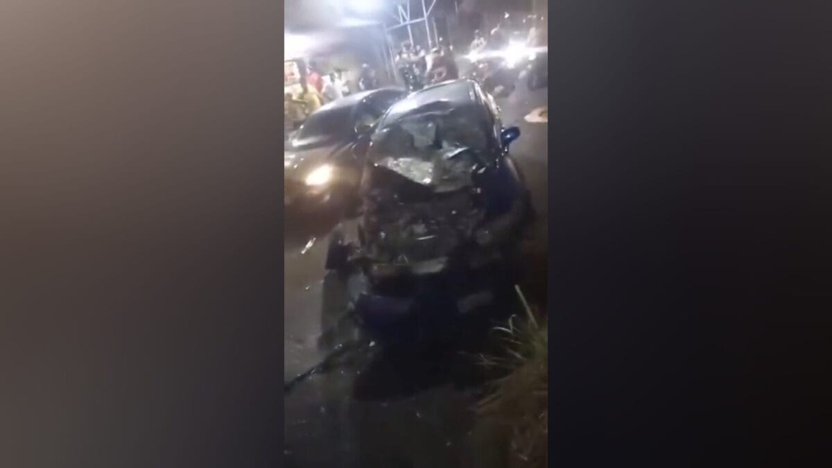 Conductor grave tras chocar violentamente contra microbús en el Paso a ...