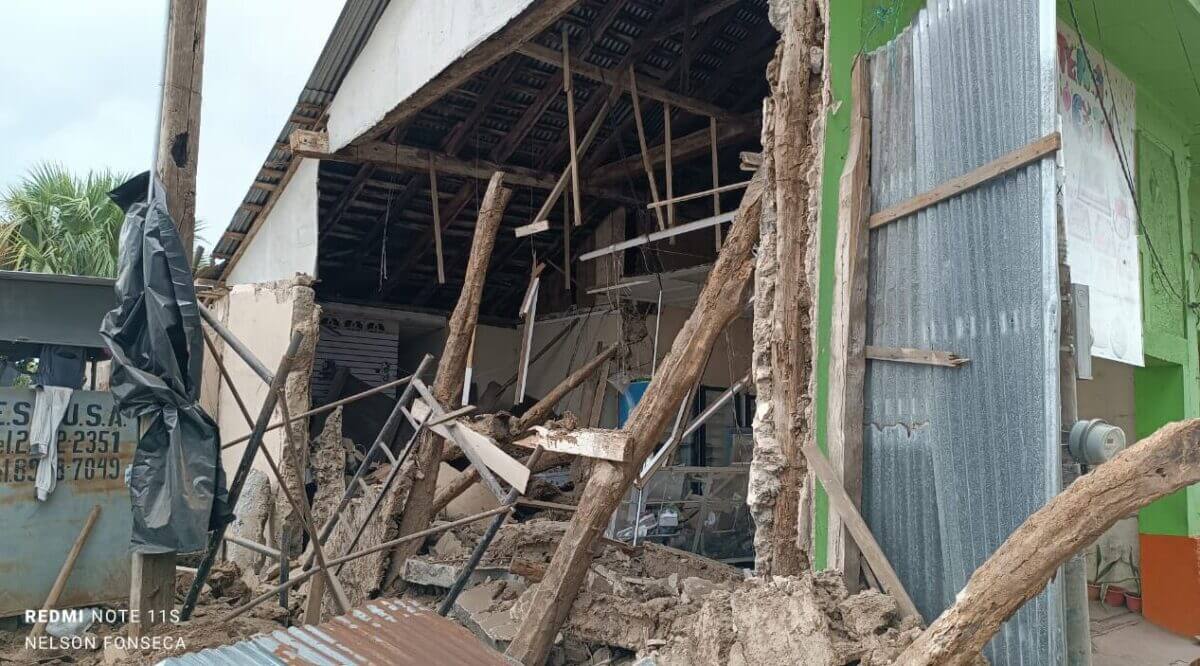 Albañiles "se meten a clavo" al derrumbar pared de negocio en Jinotepe ...
